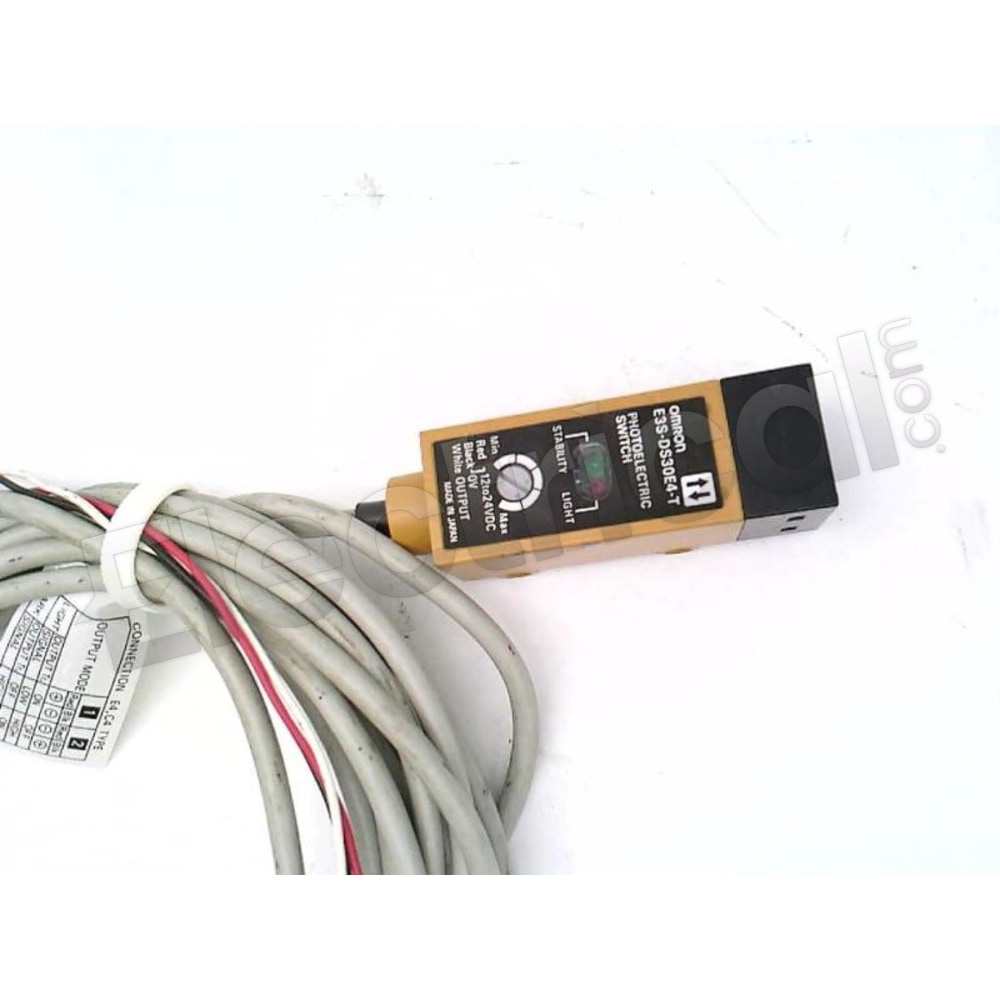 Omron E3S-DS30E4-T-5M Sensor Automation